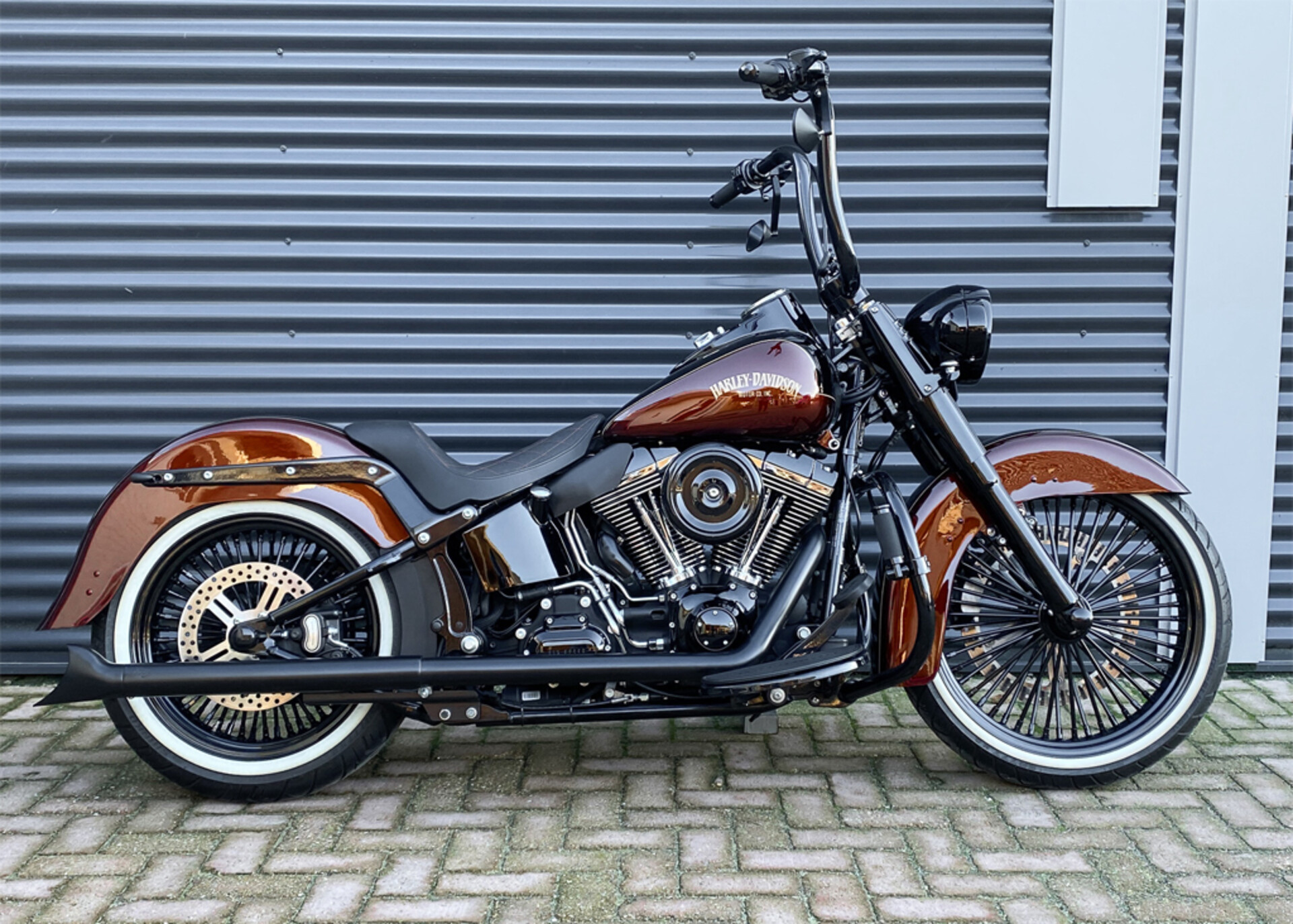 *Custom heritage softail classic 2015 FLSTC - South East Motorcycles
