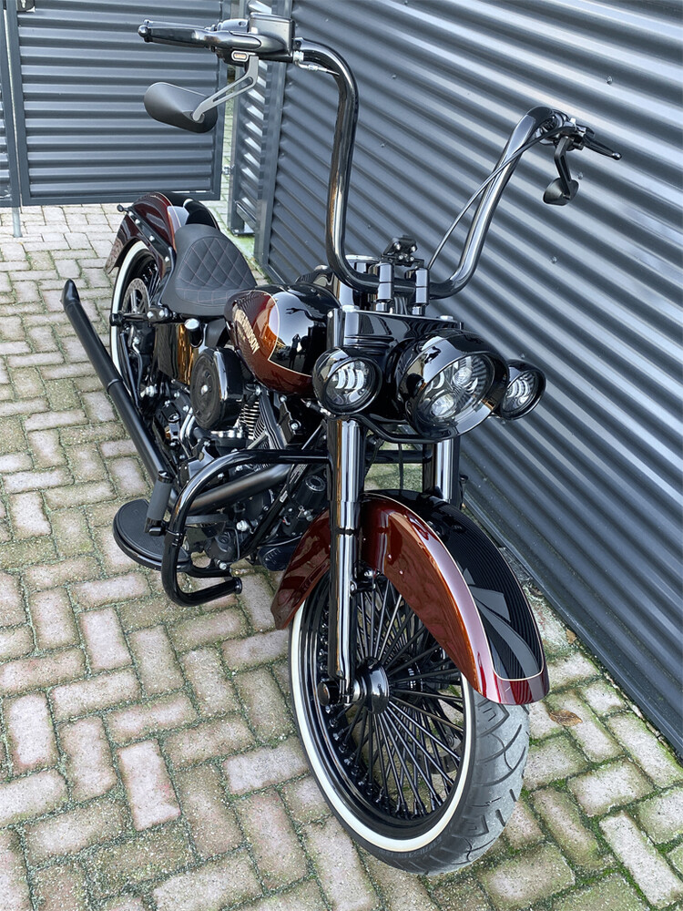 *Custom heritage softail classic 2015 FLSTC - South East Motorcycles