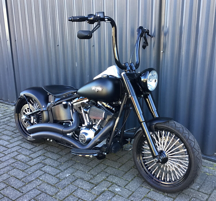 *fatboy low black bobber 2012 - South East Motorcycles